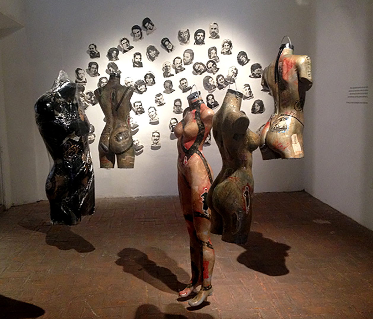 Simplicity – Víctor Mora